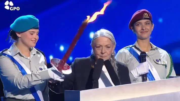 Cérémonie d'allumage des flambeaux : la professeure Dina Ben Yehuda a ...