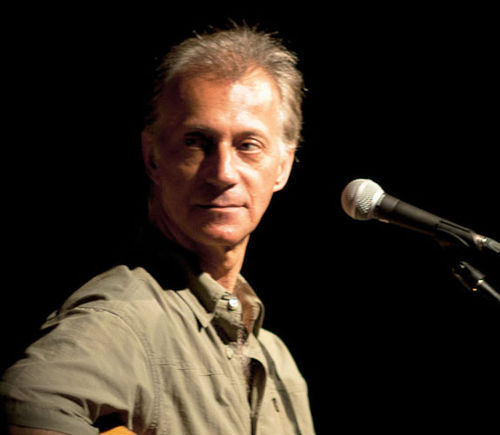 Cinq millions de shekels récoltés pour le chanteur Matti Caspi, atteint ...