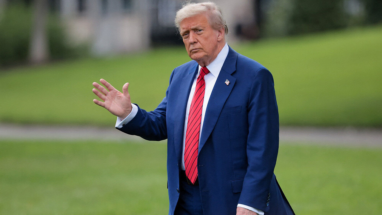 Donald Trump, le nouveau va-t-en paix - L'invité de la rédaction du 8 ...