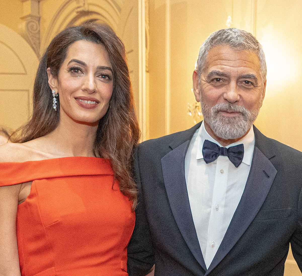 George Clooney révèle que son épouse Amal Clooney a travaillé aux côtés ...