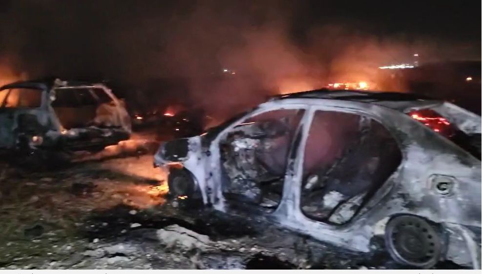 Goush Etsion: des Arabes incendient des voitures appartenant à des Juifs