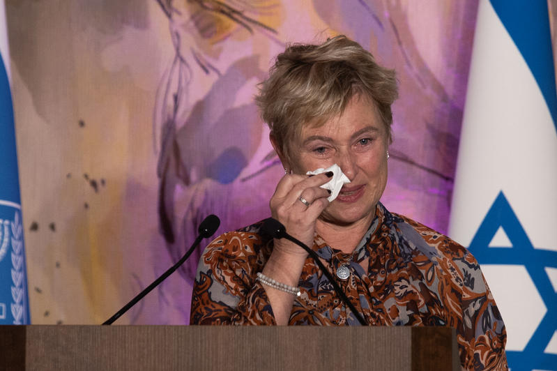 Iris Haïm dans un post bouleversant à l'occasion du 9 Av et des 20 ans ...