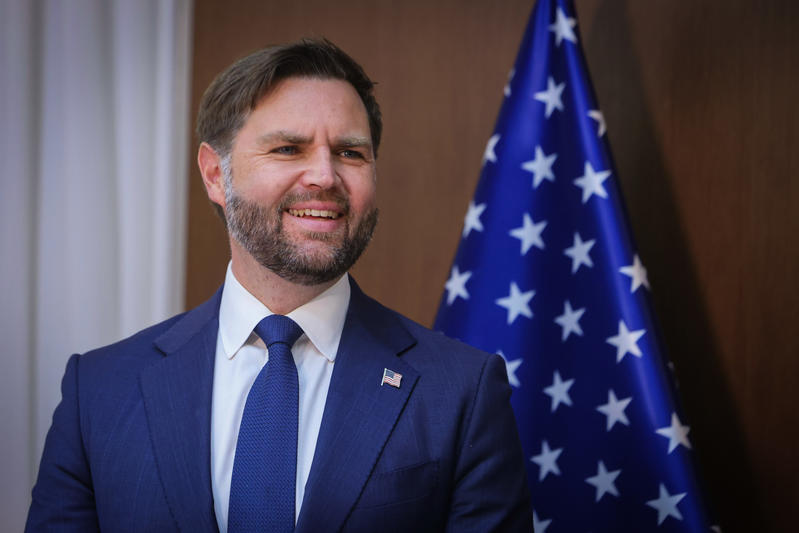 JD Vance : Si le peuple iranien veut renverser le régime, c'est son choix