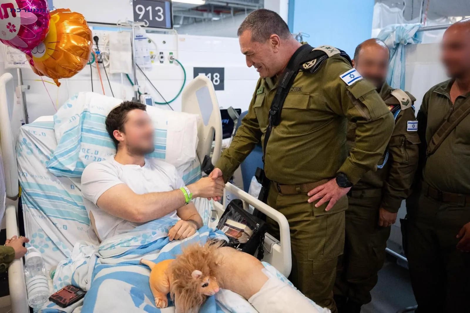 Le chef de Tsahal auprès des blessés de guerre : un moment qui incarne ...
