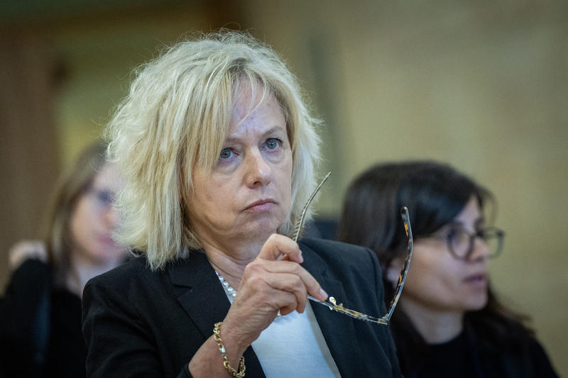 Le juge Solberg freine le limogeage de Gali Baharav Miara