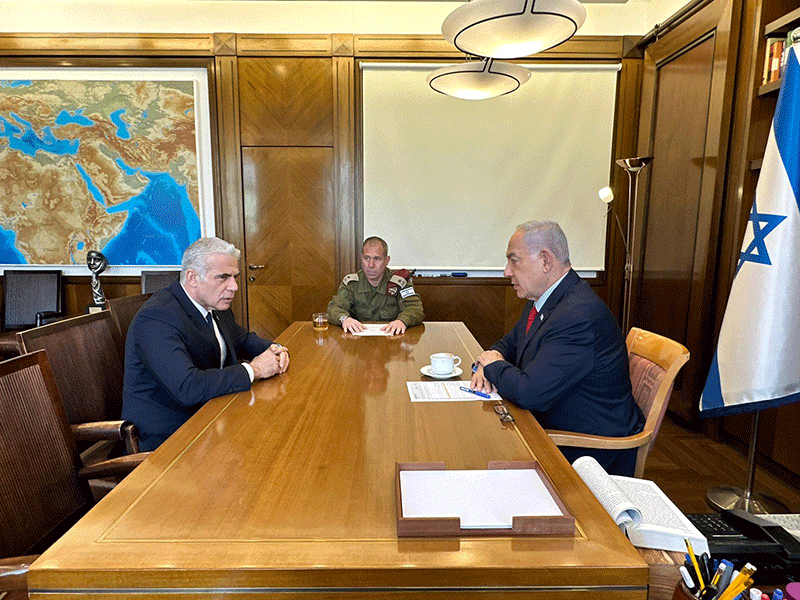 Netanyahu et Lapid face à face : un rare moment d’unité sous tension